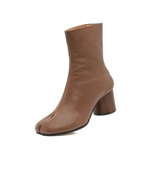 MAISON MARGIELA Tabi Ankle Boots - Brown