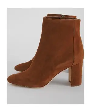 Manolo Blahnik Pointed Toe Zip Up Ankle Boots