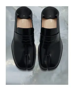 MAISON MARGIELA Tabi Toe Loafers