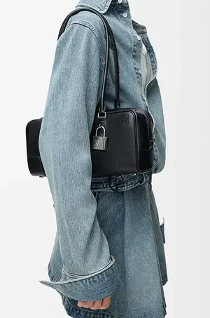 Loewe Amazona 31 Cropped Bag In Shiny Calfskin - Black