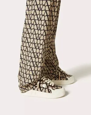 Valentino Garavani One Stud Xl Lace-up Sneakers - Beige/black