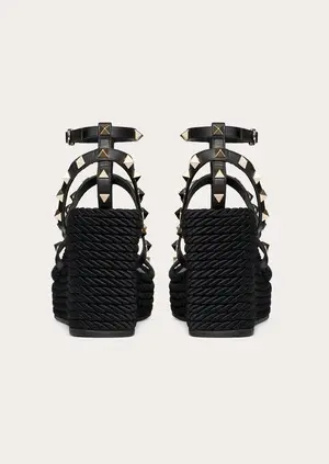 Valentino Garavani Rockstud Wedge Sandals - Black