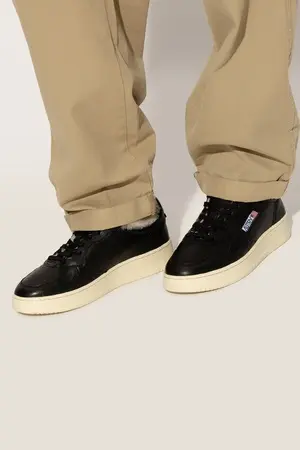 AUTRY Medalist Low-top Sneakers With Logo Embellishment - Black