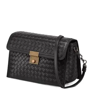 Bottega Veneta Woven Shoulder Bag With Clasp
