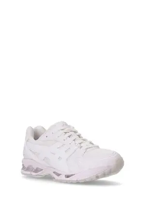 Comme Des Garçons Panelled Lace-up Trainers