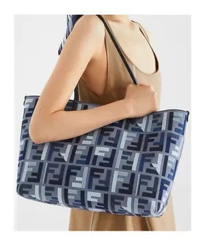 Fendi Roll Ff Embossed Large Tote Bag - Blue