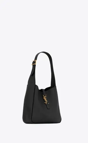 Saint Laurent Le 5 À 7 Logo Plaque Shoulder Bag - Black
