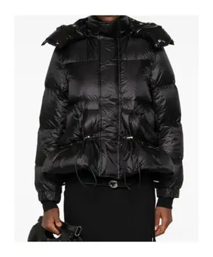 Sacai Hooded Puffer Jacket With Quilted Stitching And Drawstring Hem - Black