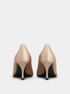 ROGER VIVIER Embellished Pointed-toe Pumps - Pink