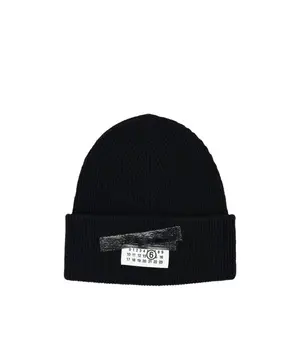MAISON MARGIELA Ribbed Beanie With Logo Patch - Black