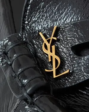 Saint Laurent Le Loafer Logo Plaque Pumps - Black