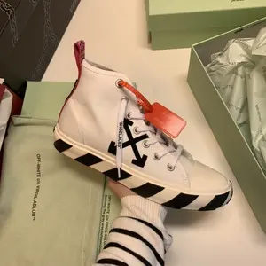 Off-White Arrows Patch High-top Sneakers