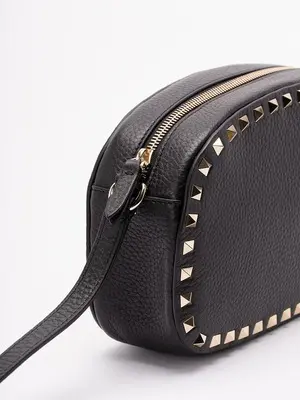 Valentino Garavani Rockstud Zip-up Shoulder Bag - Black