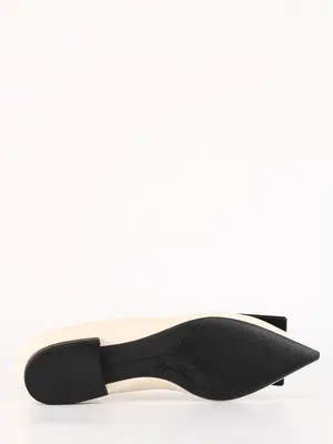 ROGER VIVIER Gommettine Pointed-toe Flat - Black