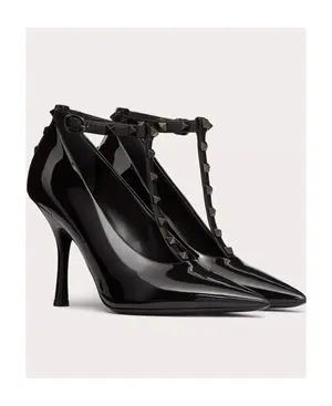 Valentino Garavani Rockstud Pointed High Heels
