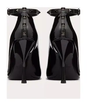 Valentino Garavani Rockstud Pointed High Heels