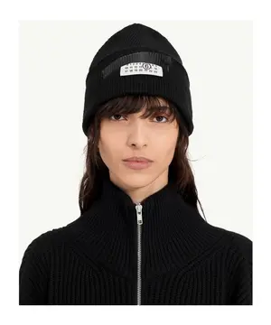 MAISON MARGIELA Logo Patch Ribbed Beanie