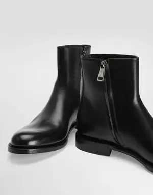 Dolce & Gabbana Round Toe Zip Up Ankle Boots