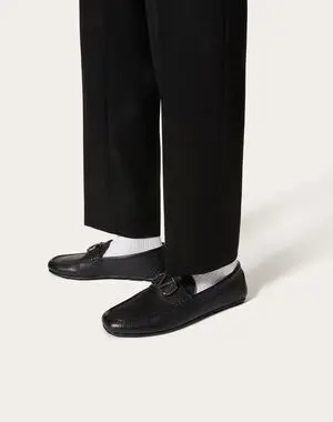 Valentino Garavani Vlogo Signature Grainy Calfskin Driving Shoes