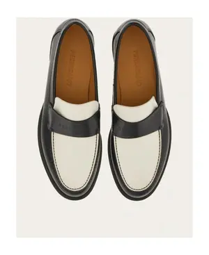 FERRAGAMO Round Toe Loafers - Black
