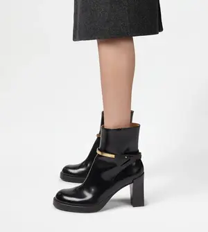 TOD'S Round Toe Zip Up Ankle Boots