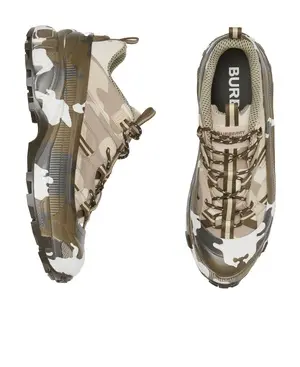 Burberry Arthur Low-top Sneakers - Multicolor