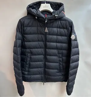 Moncler Vermielle Short Hooded Down Puffer Jacket - Navy