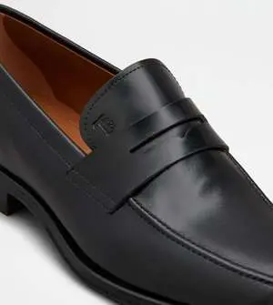 TOD'S Square-toe High-shine Loafers - Black