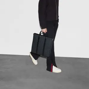 Gucci Gg Supreme Canvas Tote Bag With Adjustable Shoulder Strap - Black