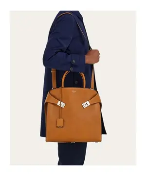 FERRAGAMO Hug Tote Bag - Make Clear
