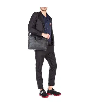 Bottega Veneta Intreciato Hand-knitted Shoulder Bag - Black