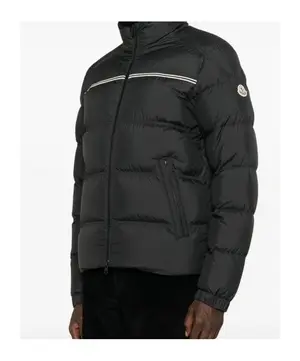 Moncler Logo Patch Zip-up Jacket - Black