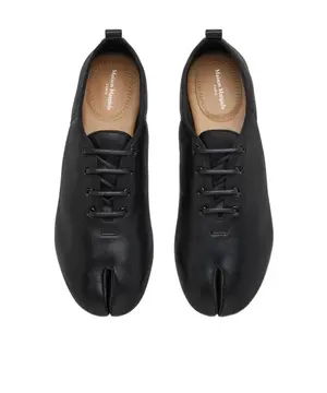 MAISON MARGIELA Tabi Jazz Lace-up Shoes - Black