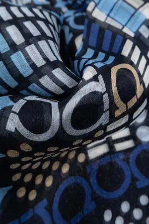 FERRAGAMO Pattern Silk Scarf - Black