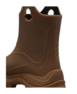 Moncler Round Toe Pull On Boots