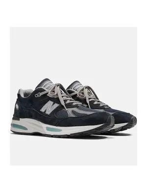 NEW BALANCE 991v2 Lace-up Sneakers - Black