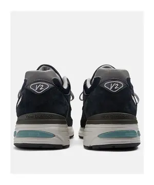 NEW BALANCE 991v2 Lace-up Sneakers - Black