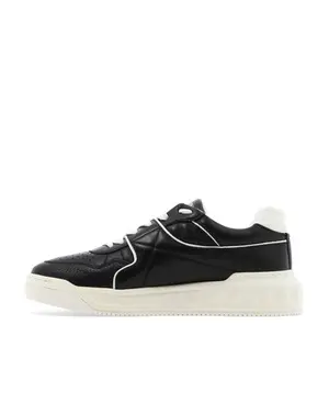 Valentino Garavani Roman Stud Lace-up Sneakers - Black