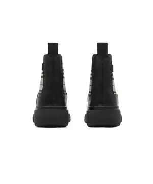 Burberry Chelsea Low Ankle Boots With Round Toe