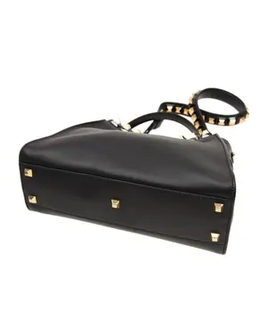 Fendi Logo Twist Lock Shoulder Bag