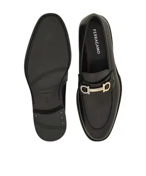 FERRAGAMO Gancini-plaque Almond-toe Loafers - Black