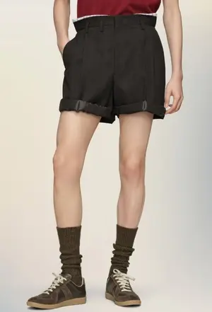 MAISON MARGIELA Pleated Tailored Shorts - Black