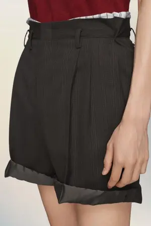 MAISON MARGIELA Pleated Tailored Shorts - Black