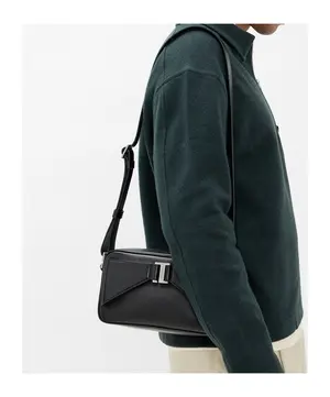 Dolce & Gabbana Logo Tag Zipped Messenger Bag