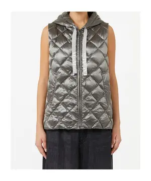 Max Mara Quilted Hooded Gilet