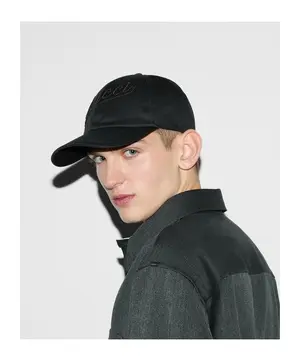 Gucci Baseball Cap With Embroidered Logo - Black