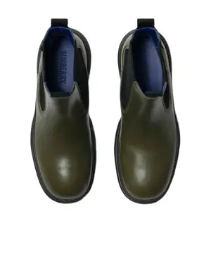 Burberry Round-toe Chelsea Boots - Black