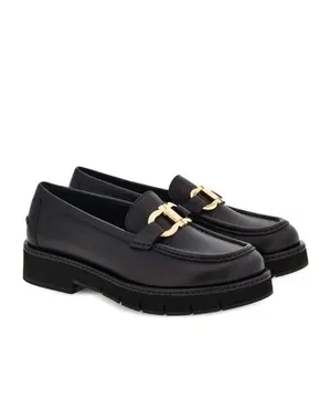 FERRAGAMO Round Toe Loafer With Golden Detail - Black
