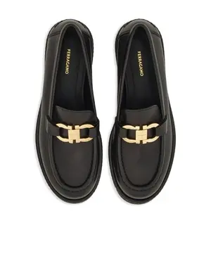 FERRAGAMO Round Toe Loafer With Golden Detail - Black