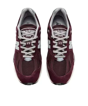 NEW BALANCE 991v2 Lace-up Sneakers - Black